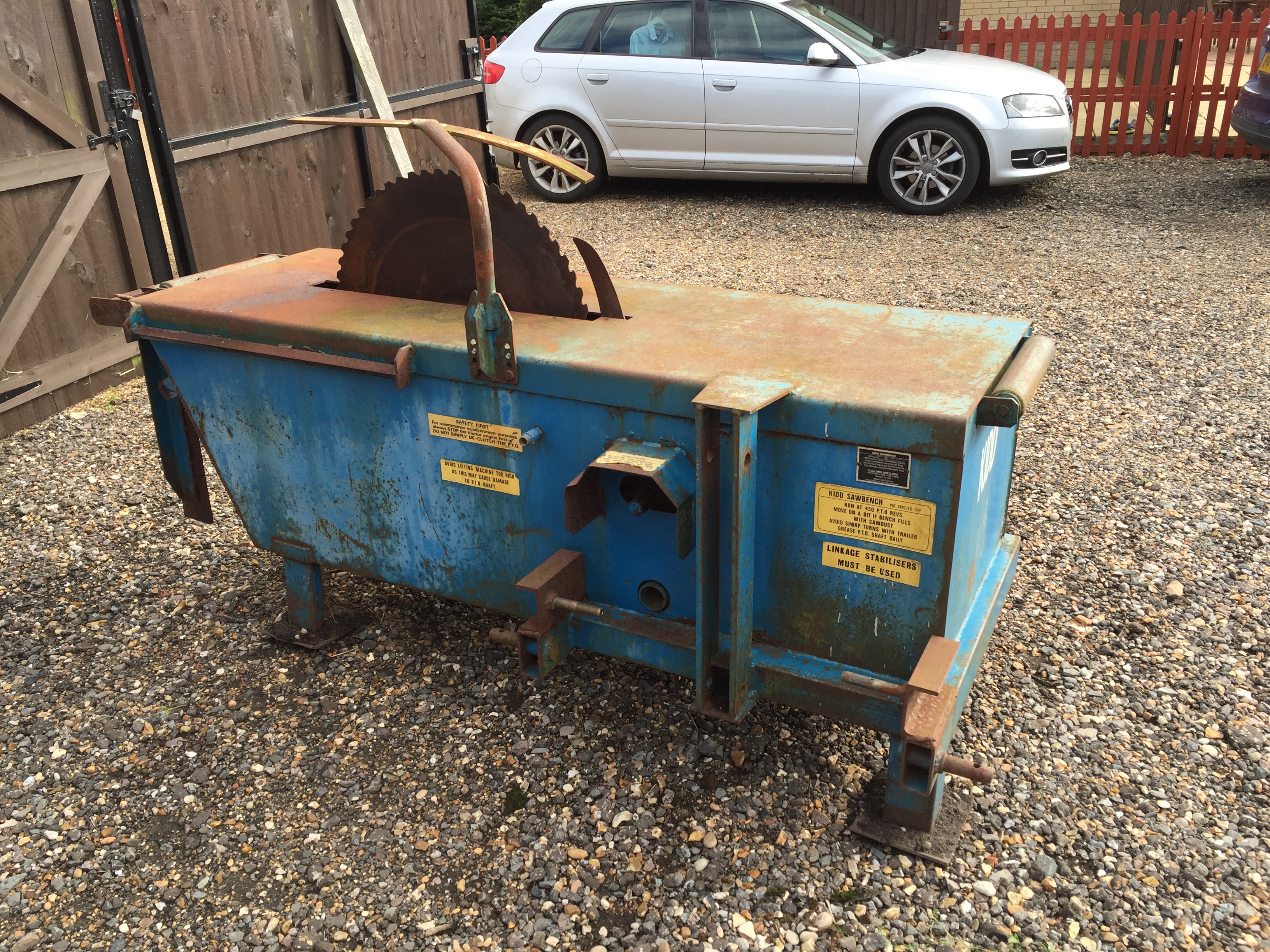 Kidd tractor driven saw bench. Serial number 75B559.