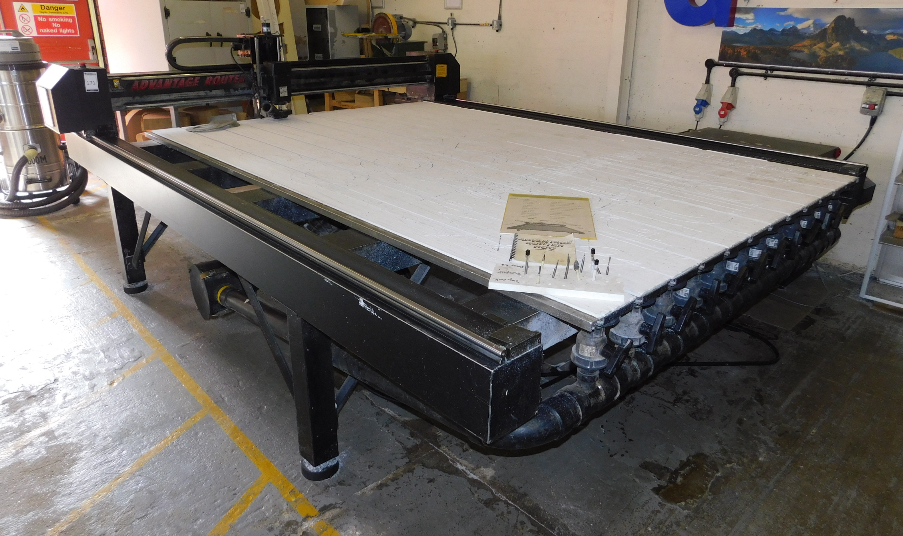 Gerber Advantage AR600 CNC Router with 3.05m X 2.05m Table ...