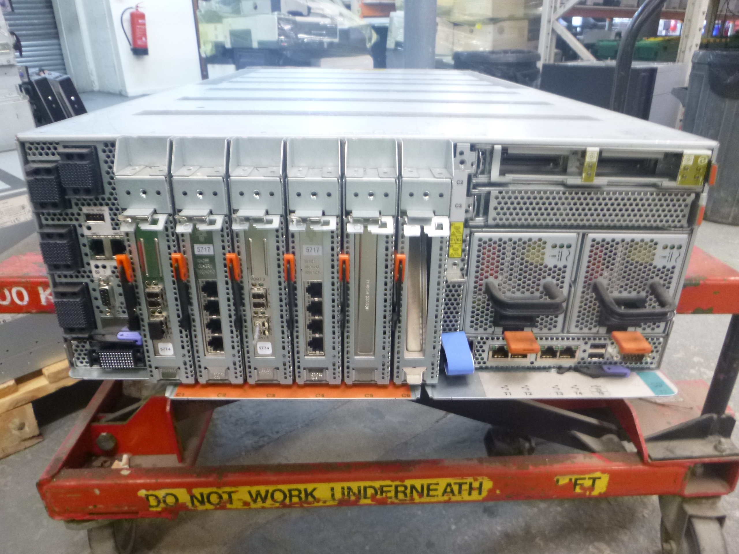 IBM POWER 770 4 U RACKMOUNT FILESERVER 46K4585. 2 X PPC 8 CORE P7 3 ...