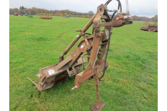 Cameron Gardner rear loader - hydraulic tilt