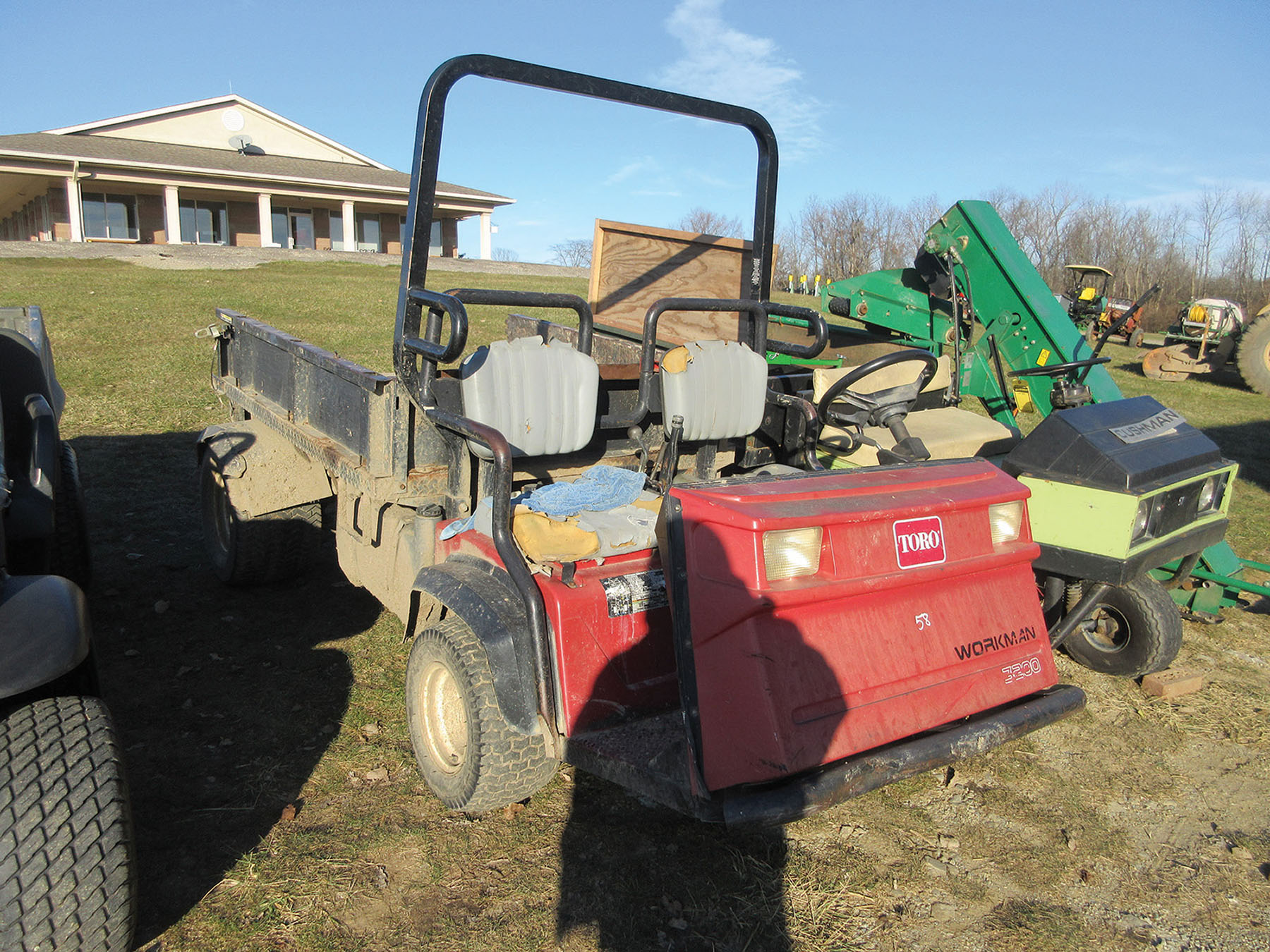 TORO WORKMAN DUMP BED UTILITY CART