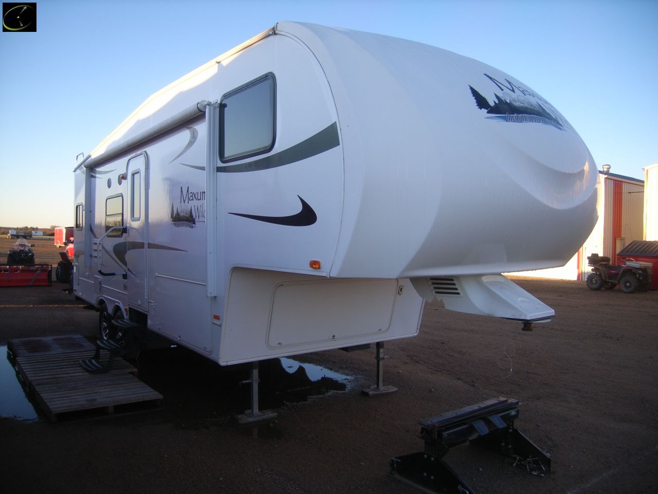2011 MAXUM WILD DISCOVER NORTH TRAIL CAMPER; 5TH WHEEL, 28FT, ELEC ...