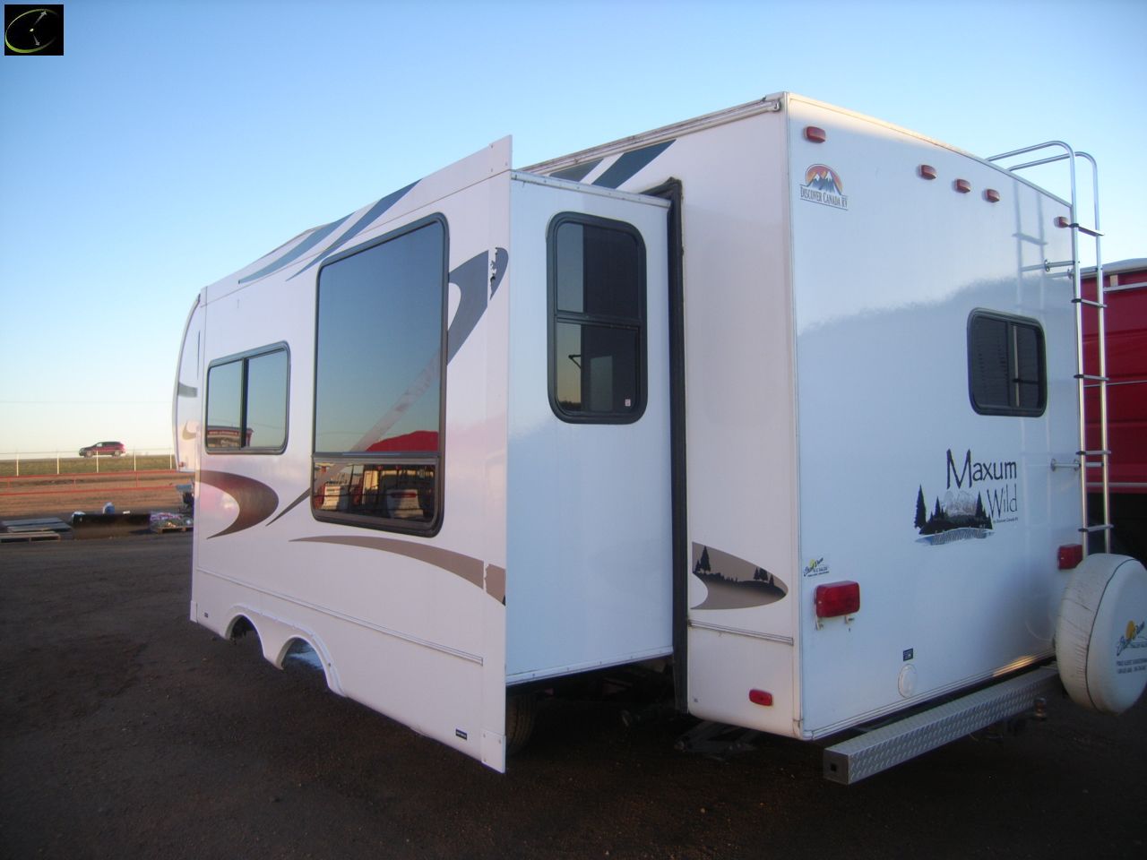 2011 MAXUM WILD DISCOVER NORTH TRAIL CAMPER; 5TH WHEEL, 28FT, ELEC ...