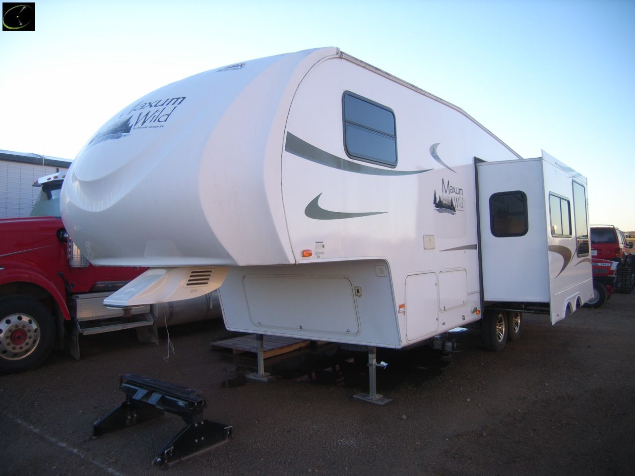 2011 MAXUM WILD DISCOVER NORTH TRAIL CAMPER; 5TH WHEEL, 28FT, ELEC ...