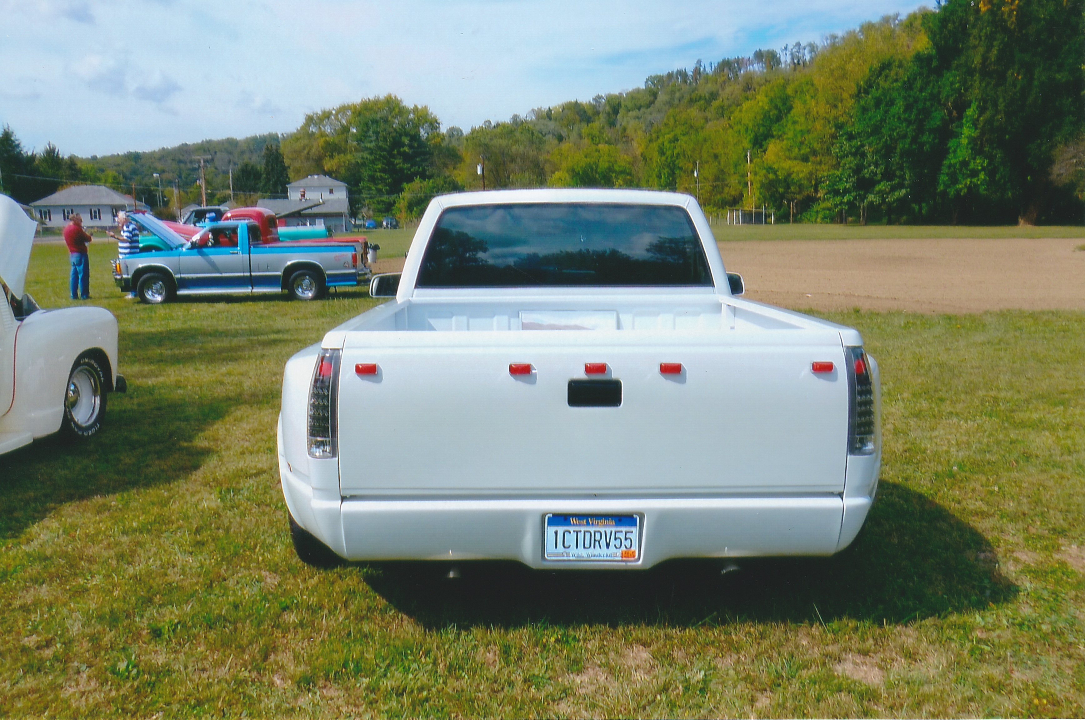 custom, single cab dually short bed, 1 ton dually rear, 4.11, new paint ...