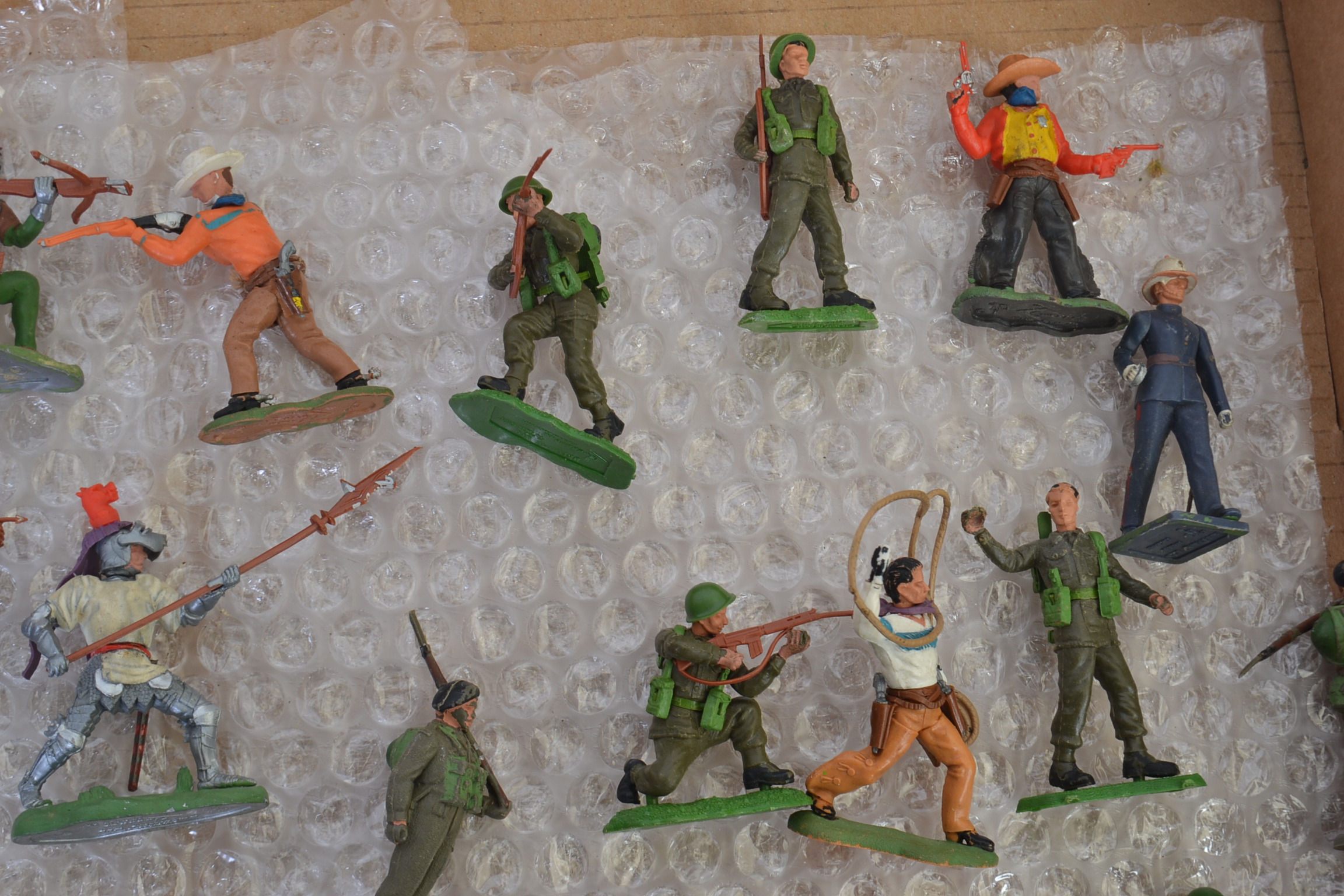 BRITAINS SWOPPETS: A collection of 17x original vintage plastic ...