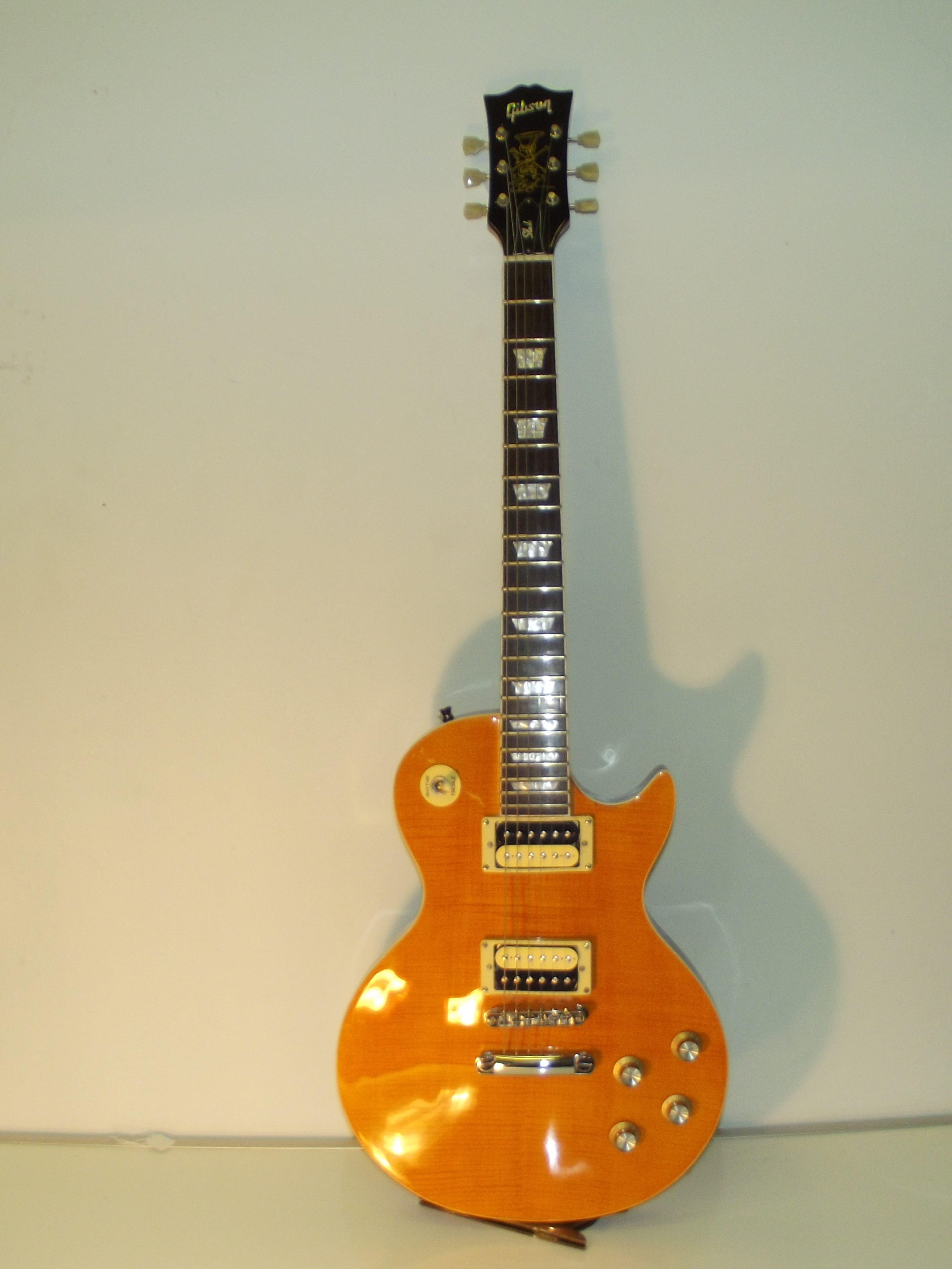 A Gibson, Les Paul - Slash Goldtop limited edition guitar. Made in the ...