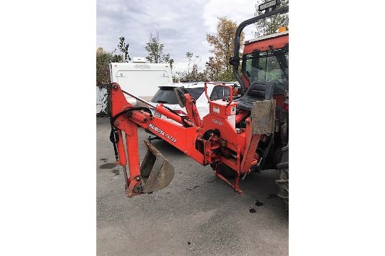 Rétrocaveuse (avec godet) KUBOTA BACKHOE, MOD: 4672A, 2005, c/w BUCKET