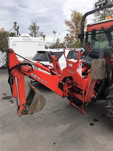 Rétrocaveuse (avec godet) KUBOTA BACKHOE, MOD: 4672A, 2005, c/w BUCKET