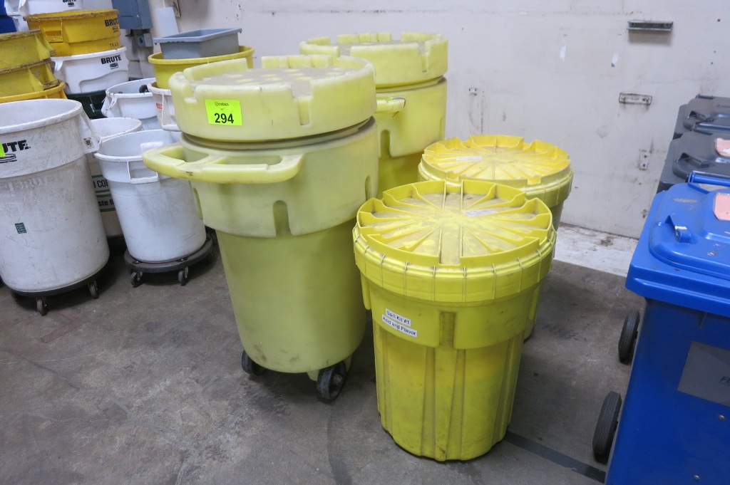 [Lot] Poly hazmat containers & containment pallets, (7) bins, (4) spill ...