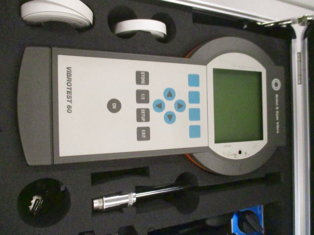 Bruel & Kjaer Model Vibrotest 60 Vibration Analyzer, Serial Number ...