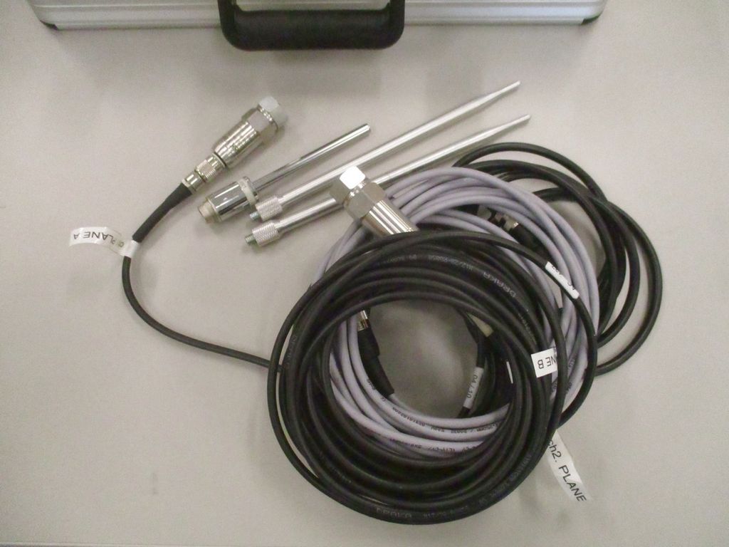 Bruel & Kjaer Model Vibrotest 60 Vibration Analyzer, Serial Number ...