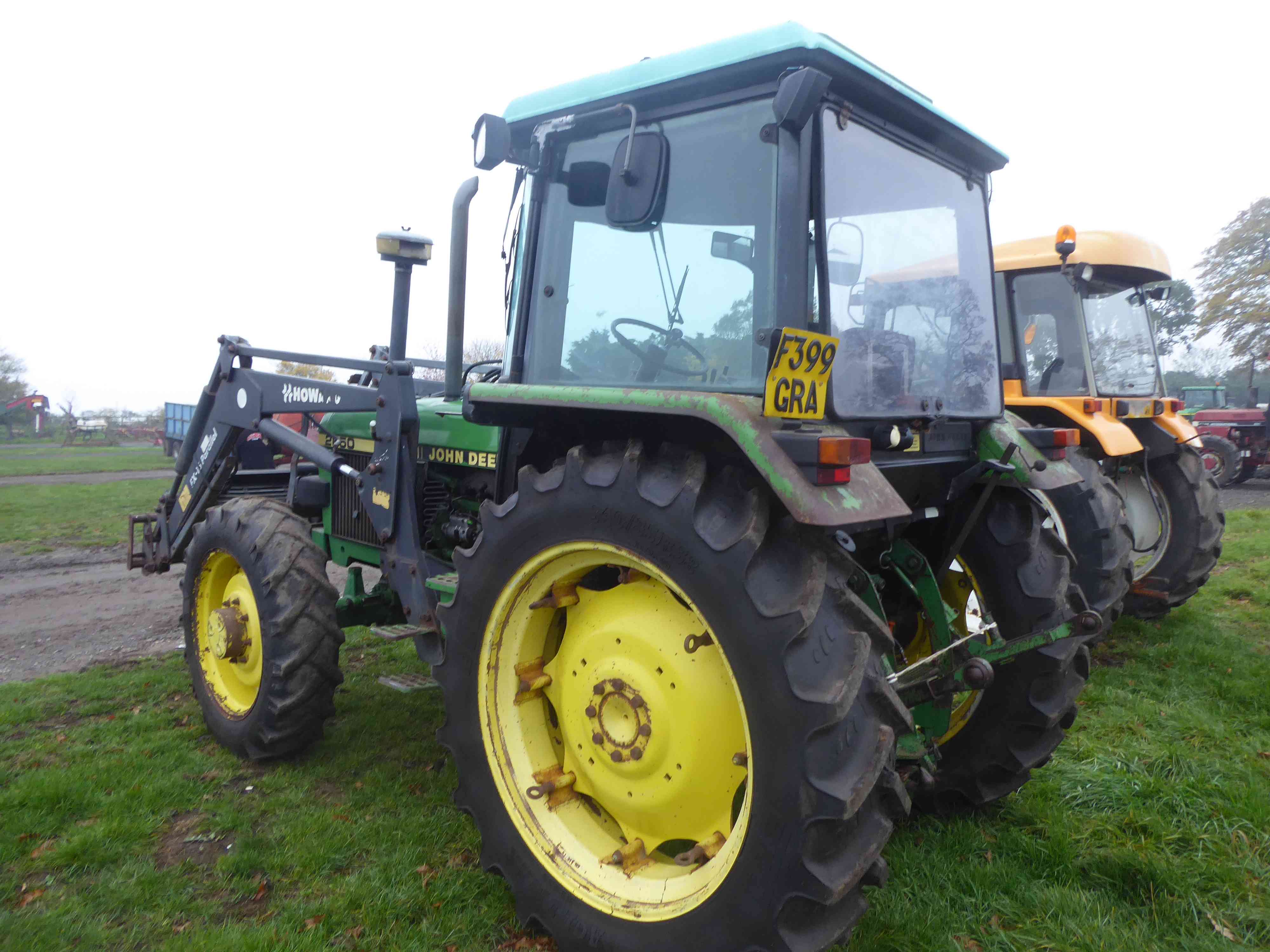 John Deere 2650 4wd tractor, c/w Howard FX16 power loader, SG2 cab ...