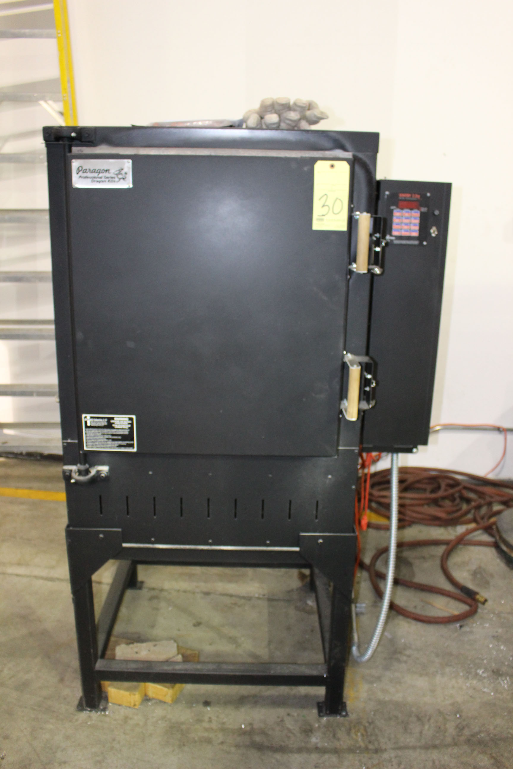 CABINET KILN, PARAGON PROFESSIONAL SERIES DRAGON 24 MDL. 706111BACD ...
