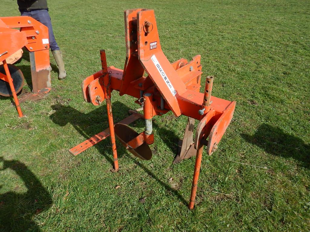 Browns Viscount single leg subsoiler c/w pipe laying leg