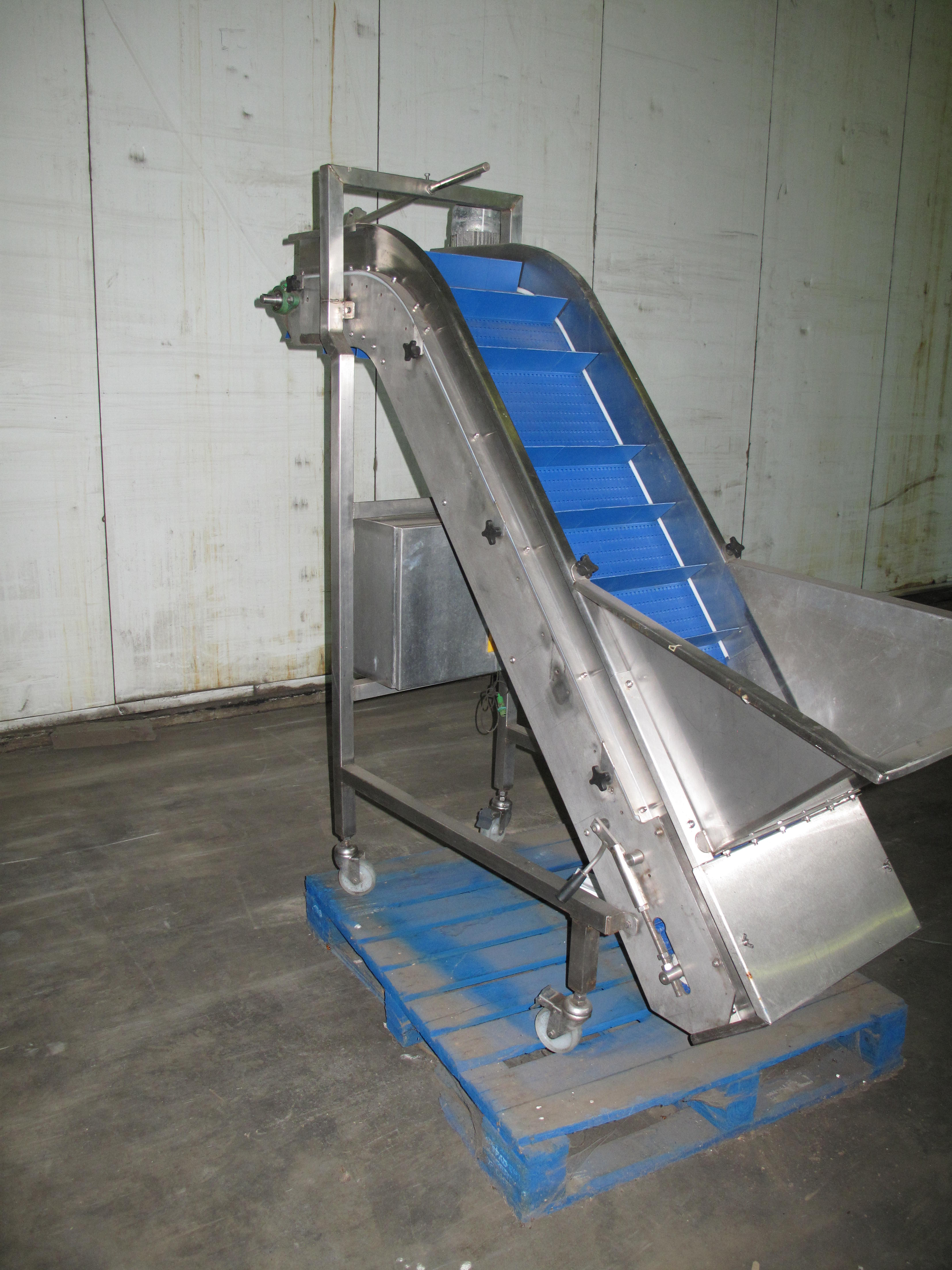 Flighted Incline conveyor c/w hopper. 1650 floor to belt height, 400w ...