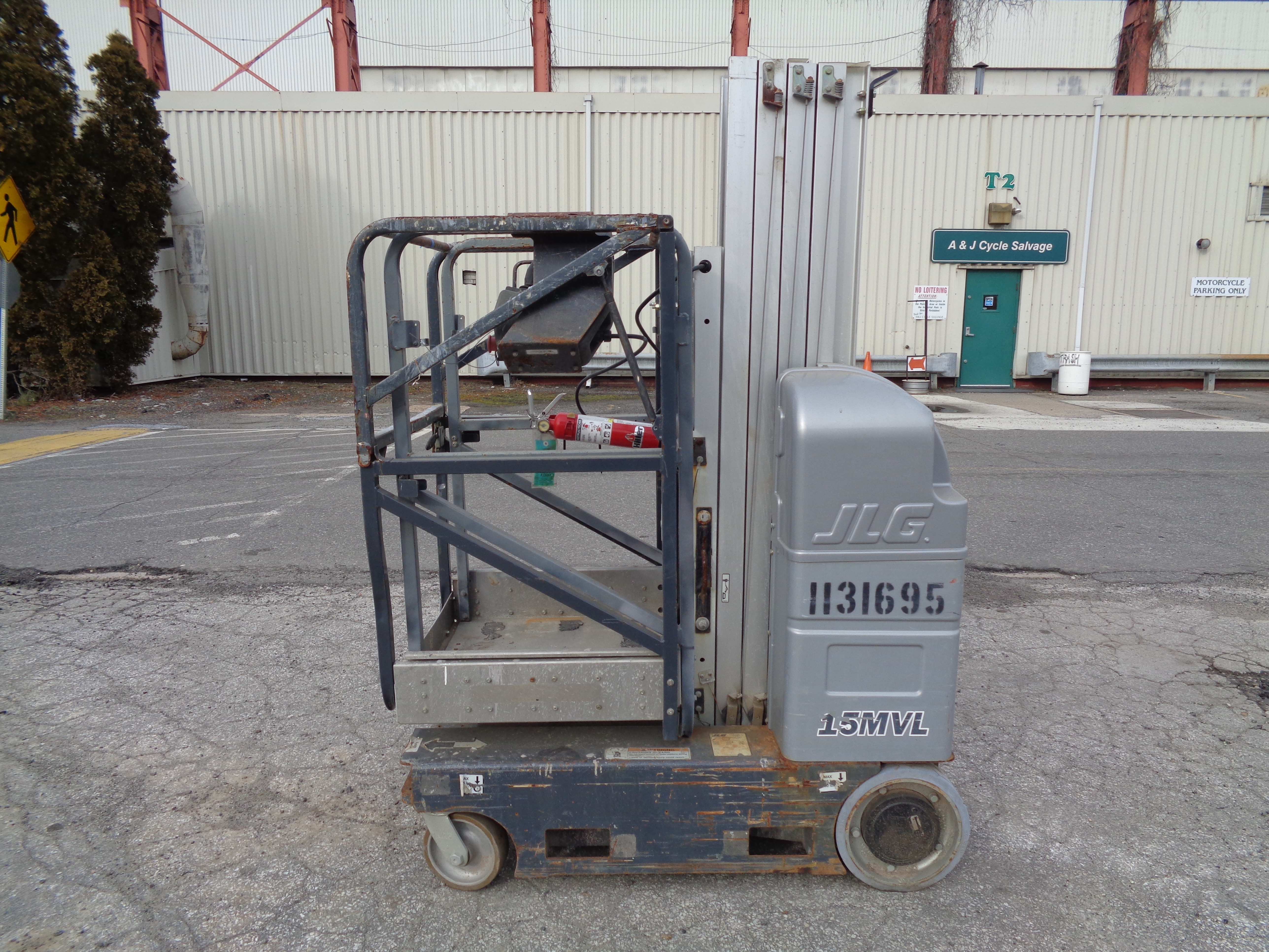 Make: JLG Model: 15MVL SN: 0130013531 Built in Battery Charger ...