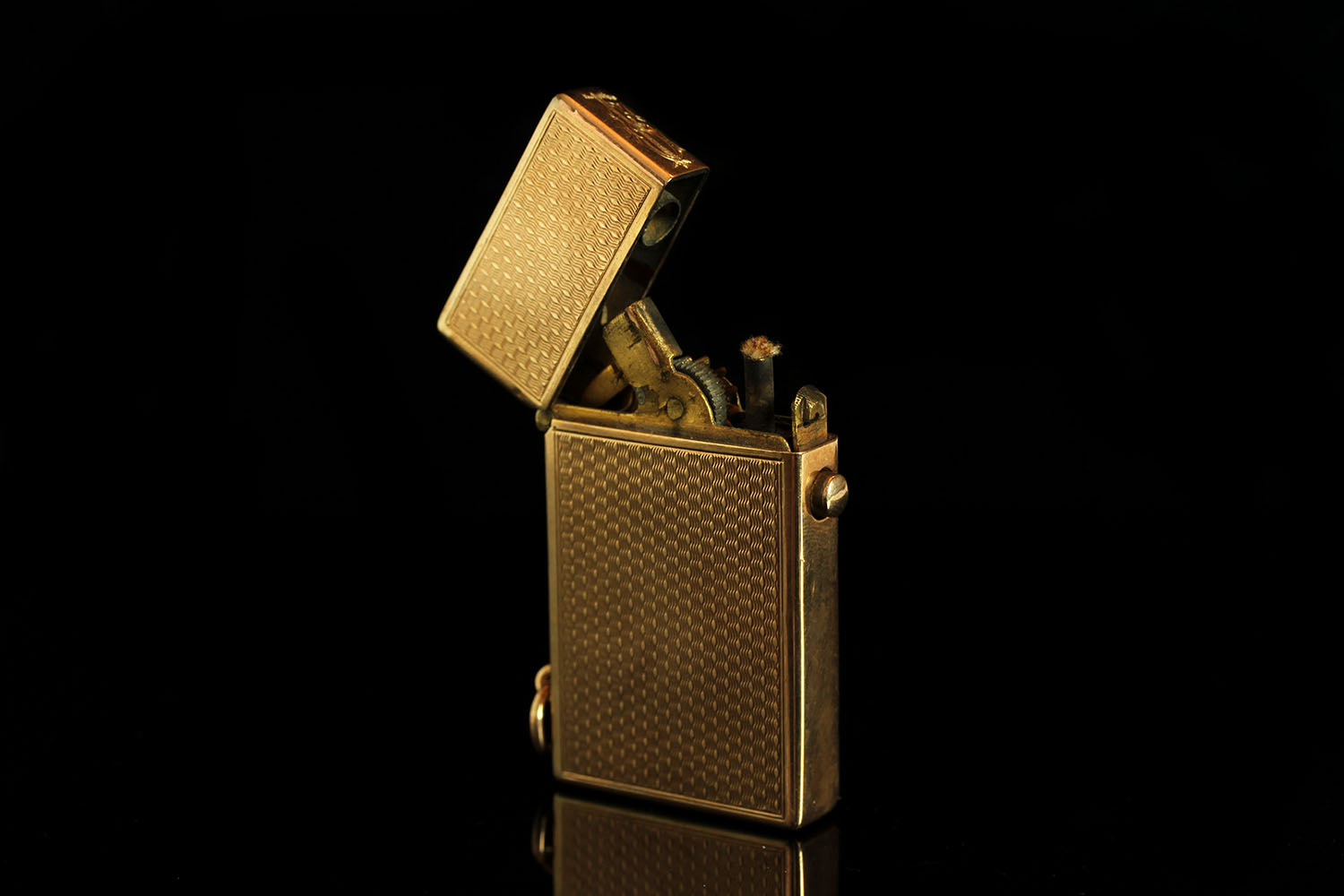 VINTAGE 9CT GOLD LIGHTER CIRCA 1916, 9ct gold lighter, 60x33.5x10mm, no ...