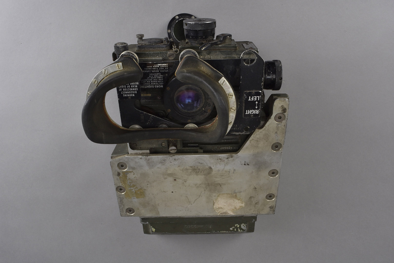 A 1960s/70s sight periscope Armoured vehicle no.59 MK.1,