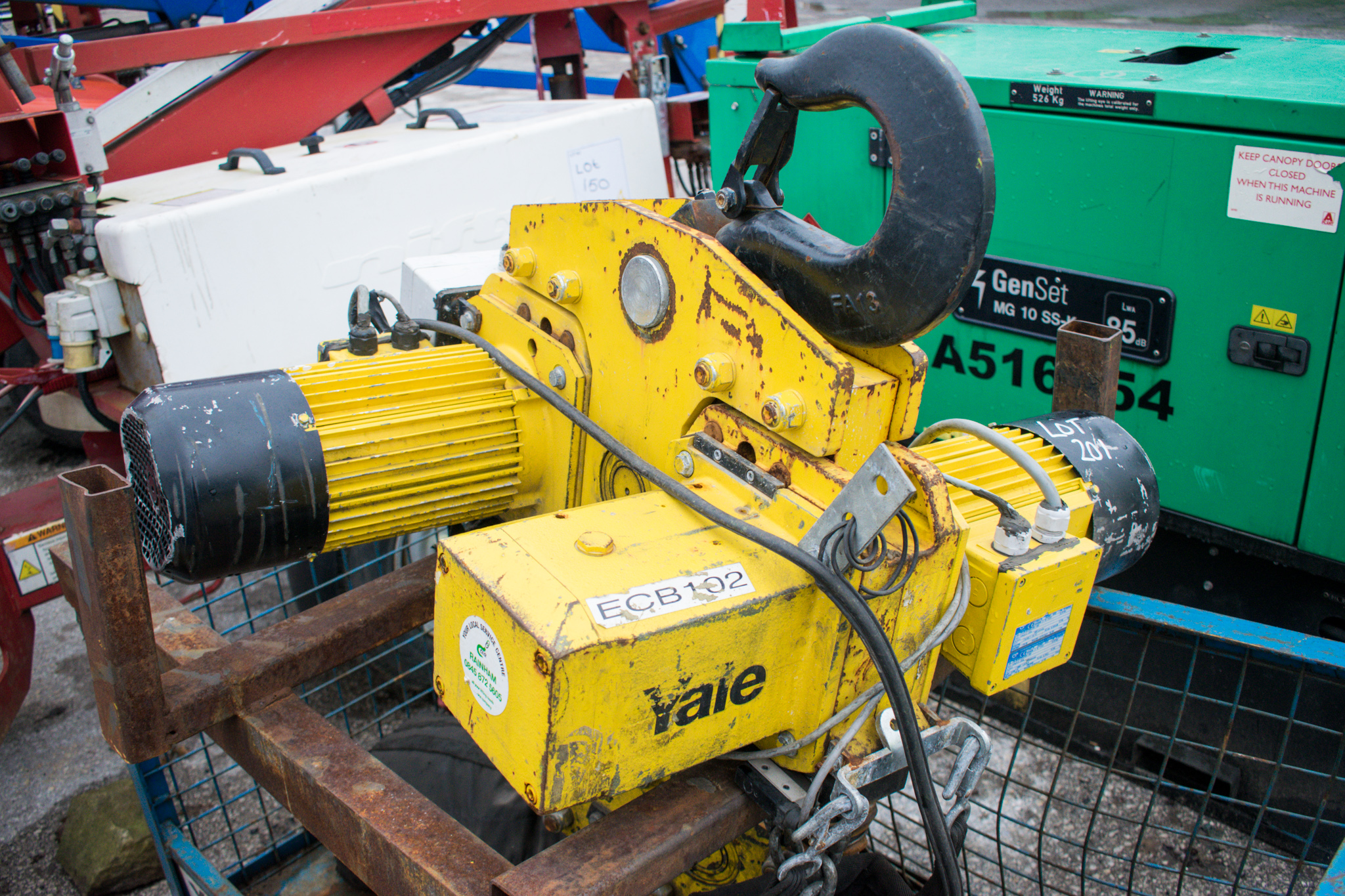 Yale 10 tonne 3 phase electric chain block c/w stillage ECB102