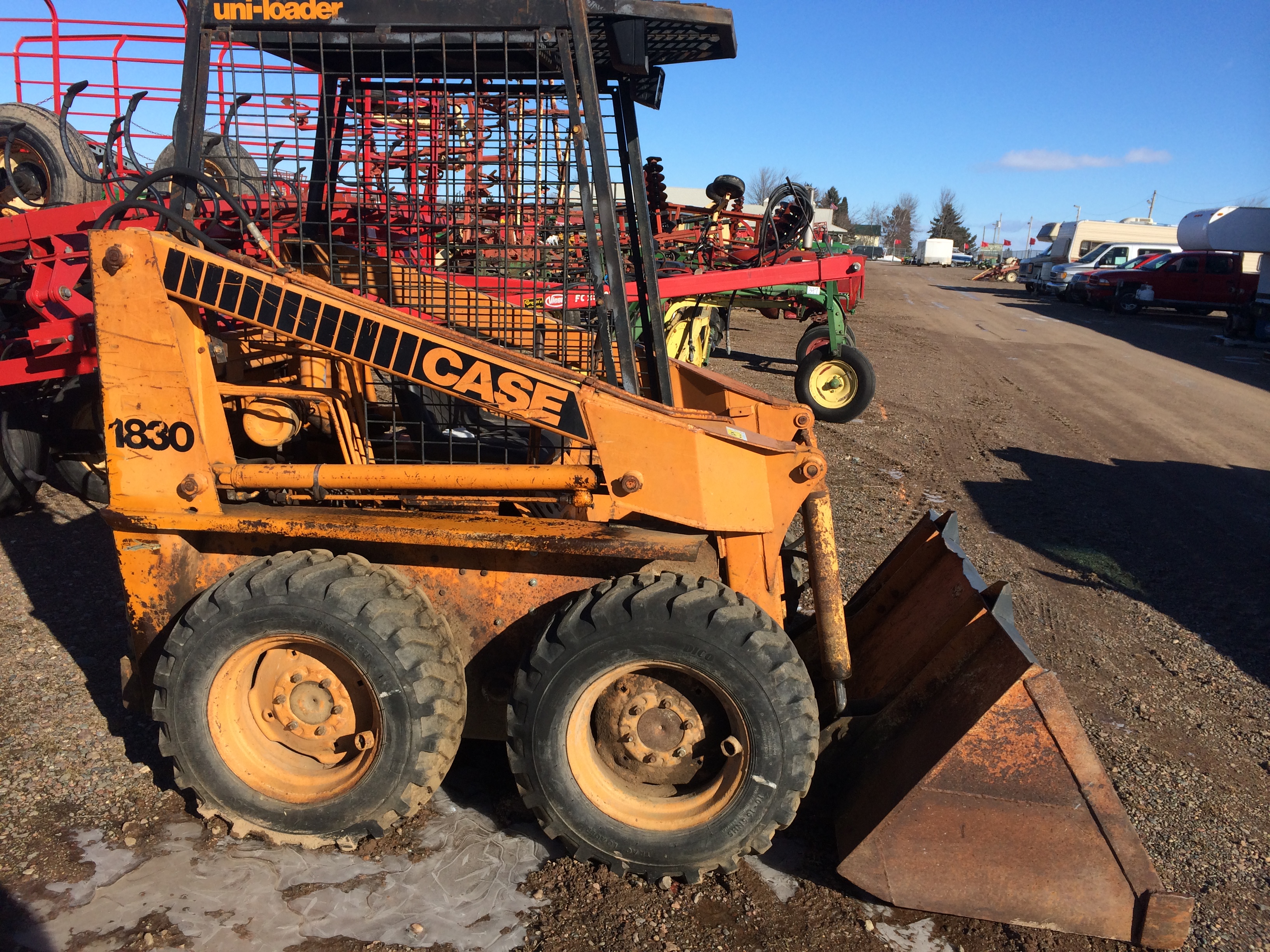 Case 1830 Skid Steer Loader, gas, 60" bucket, 10-16.5NHS Tires. This ...