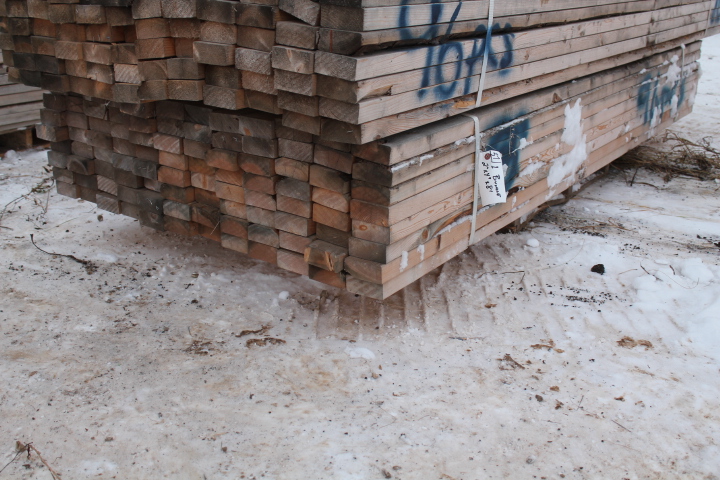 Bundle of 2x4x8 96 pieces lumber