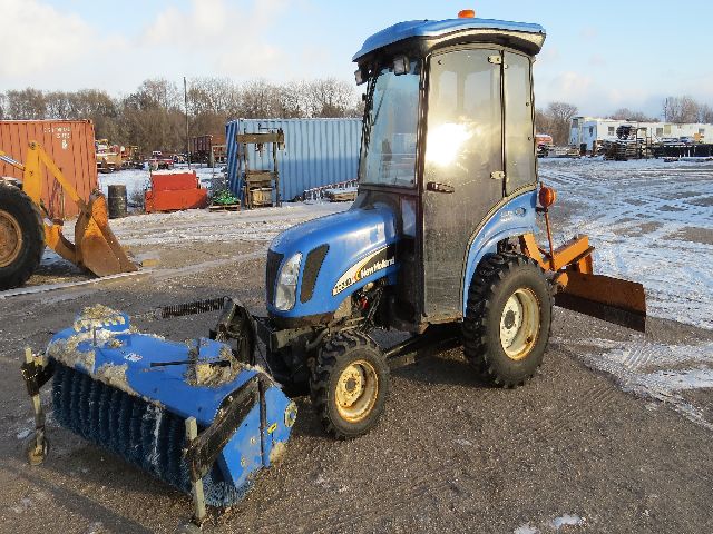 2004 New Holland model TC24DA tractor, sn HG10183, 260 hrs. on meter ...