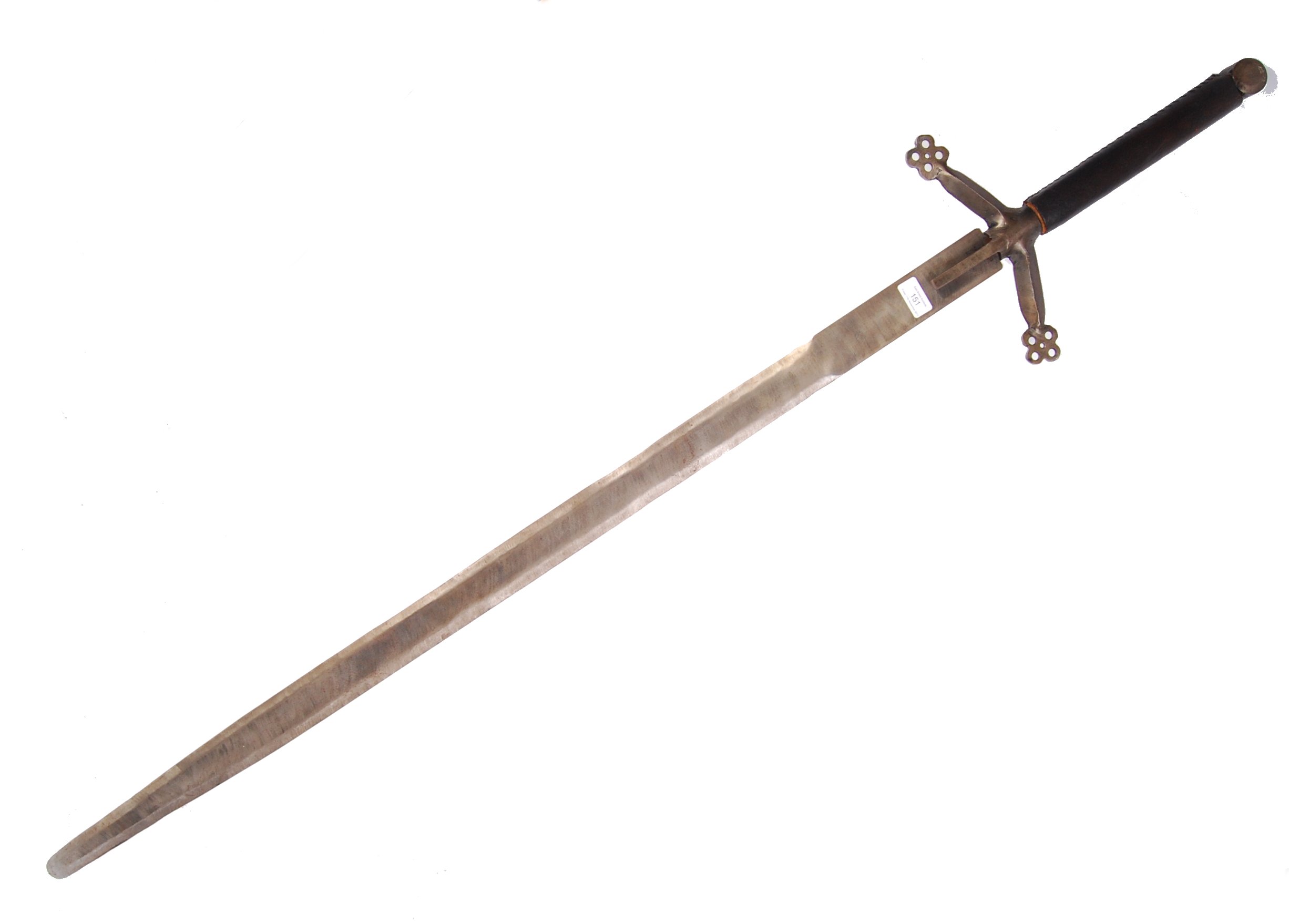 A good 20th century copy of a 16th century Scottish Claymore sword ...