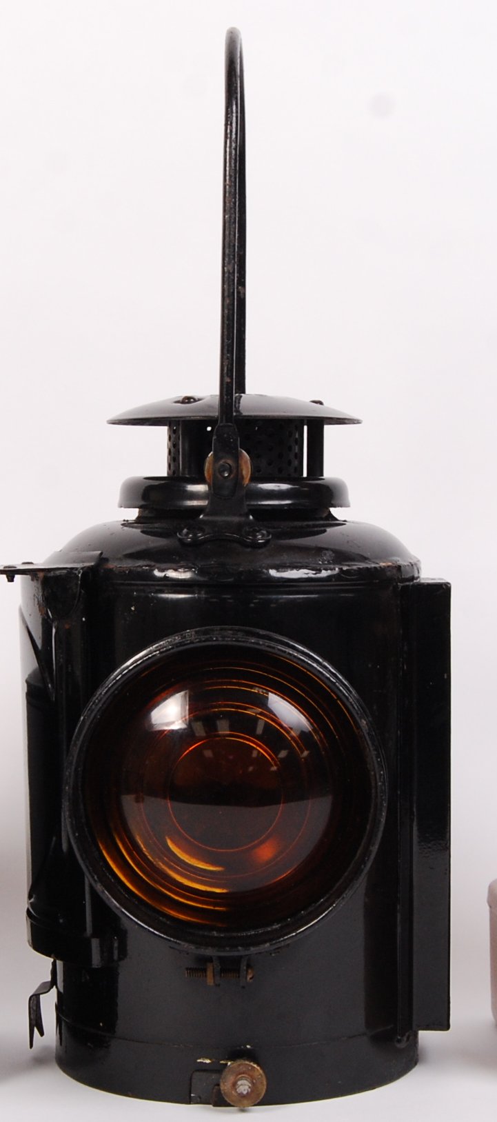 A collection of 3x vintage 20th century Railway track side lamps to ...