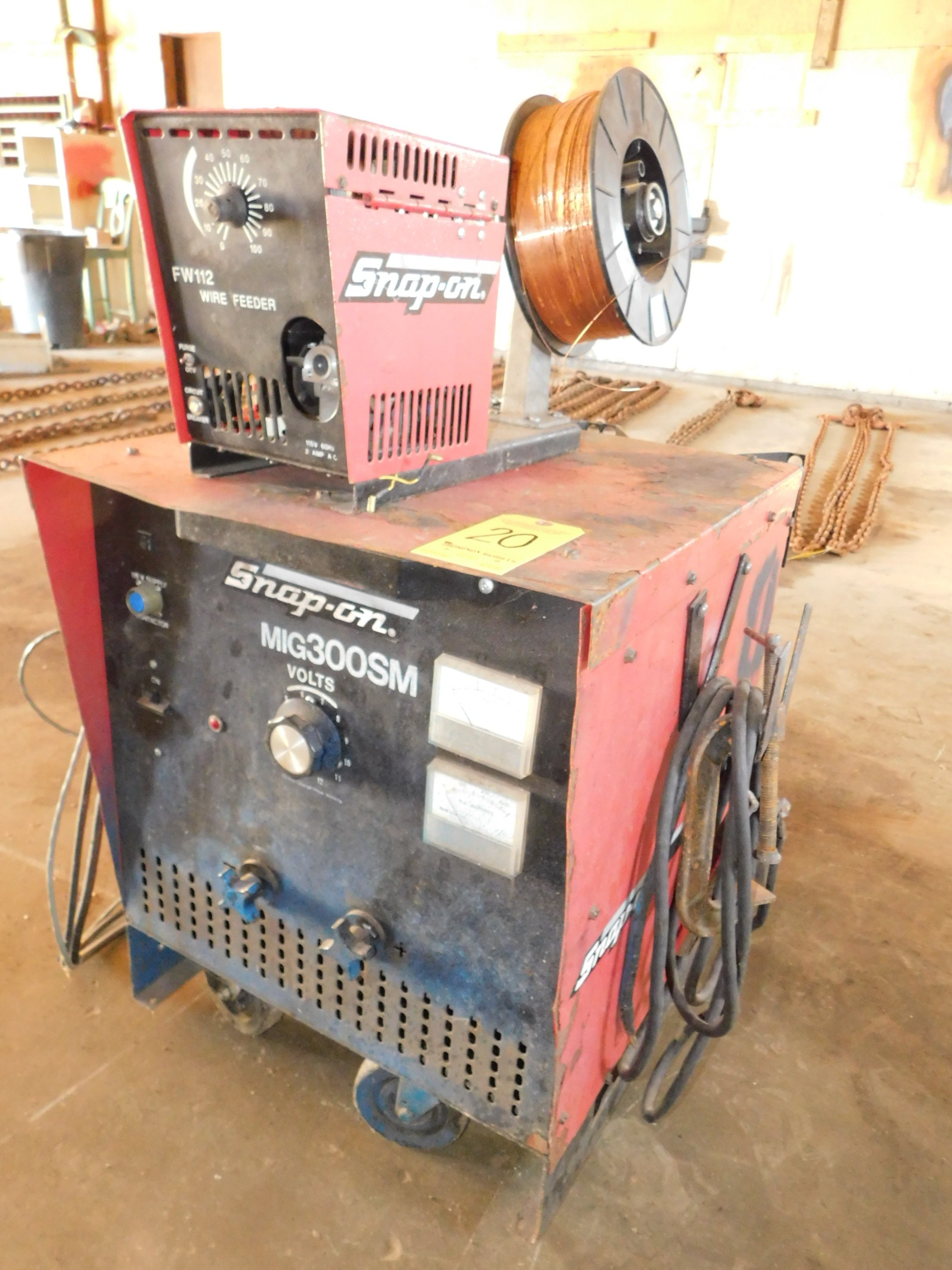Snap-On Model MIG 300 SM Mig welder with Snap-On Model FW112 wire feeder