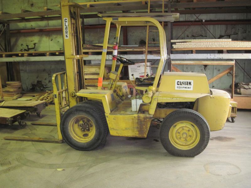 Clark Gas Forklift, M/N IT40, Type G, S/N IT40-344-945, 4,000 lb cap ...