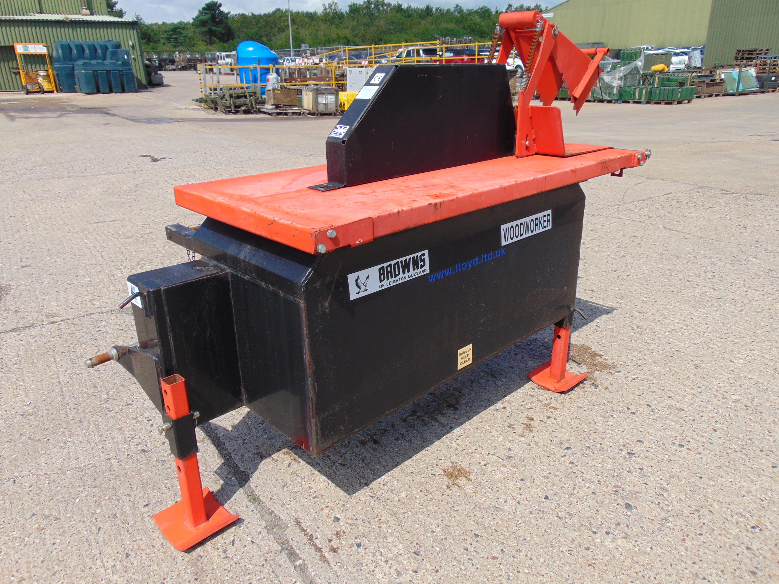 You are bidding on a Browns Woodworker Logging Saw Bench. This Browns ...