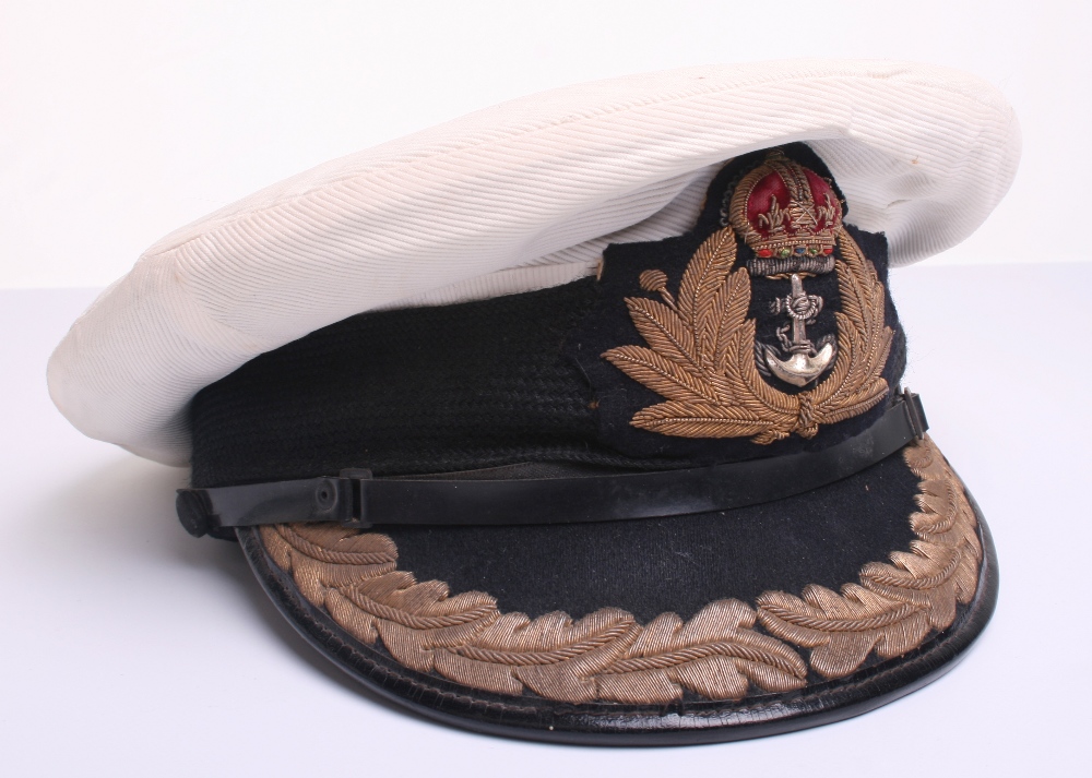 WW2 Royal Navy Commanders Peaked Cap complete with bullion cap badge to ...