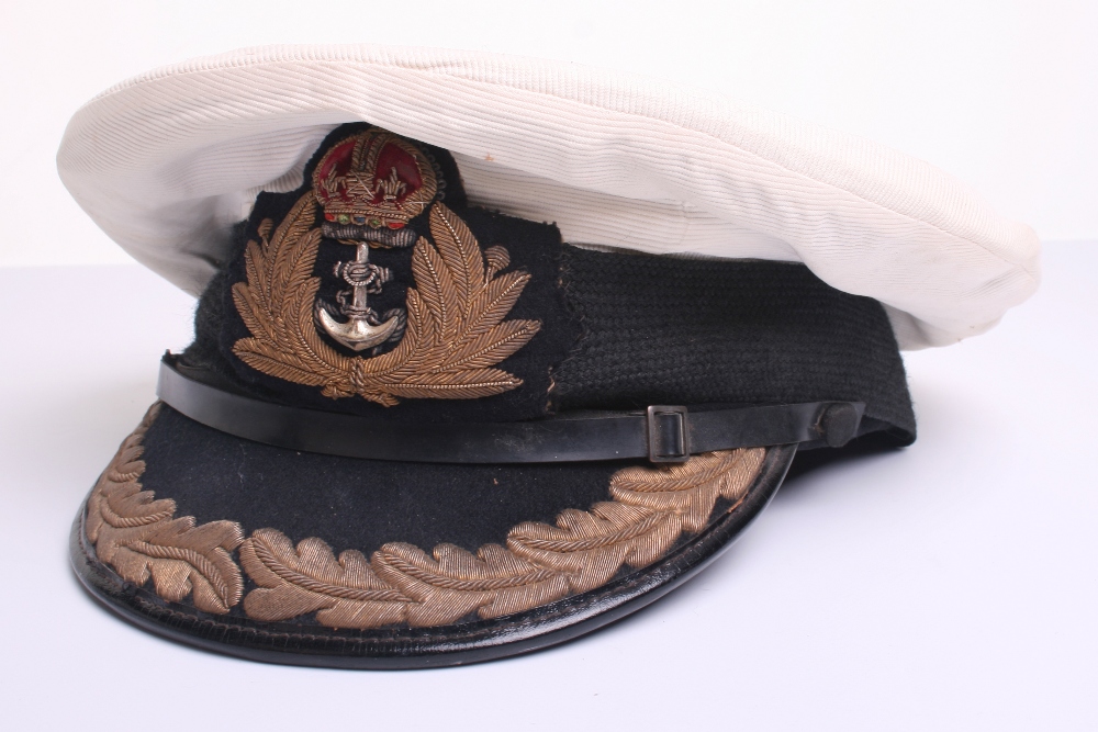 WW2 Royal Navy Commanders Peaked Cap complete with bullion cap badge to ...
