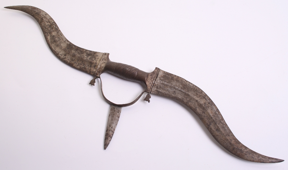 Indian Twin Bladed Weapon Haladie, 19th century, 27.75" overall ...