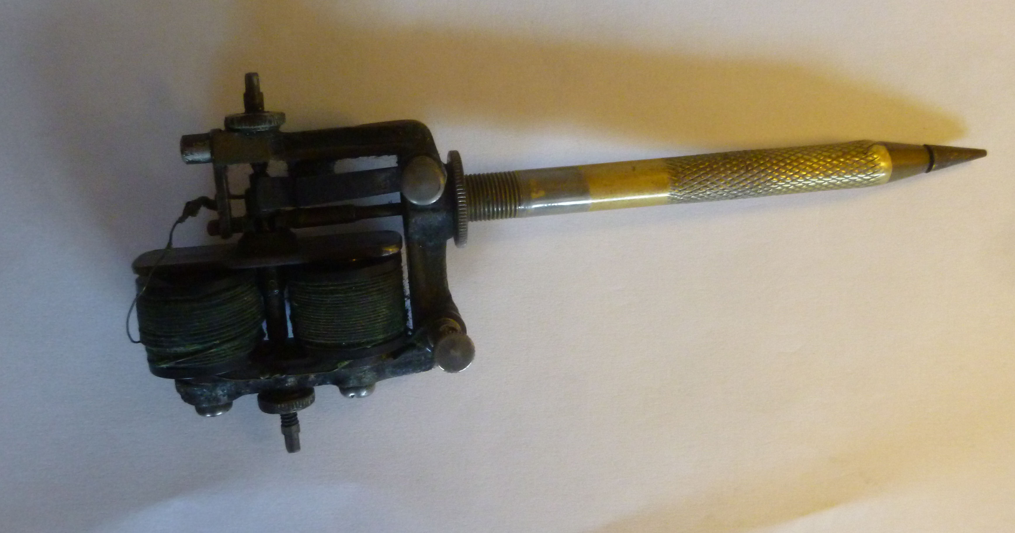 An early 20thC electric pen stylus (based on the invention by Thomas ...