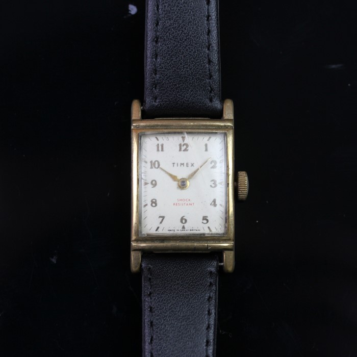 *TO BE SOLD WITHOUT RESERVE* GENTLEMEN'S TIMEX "TANK", UK TIME DUNDEE ...