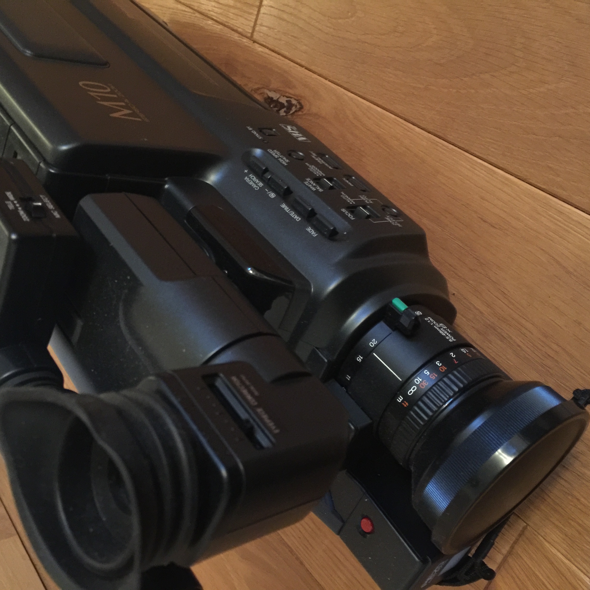 Panasonic Hi-Fi Stereo NV-M10 Movie Video Camera with 8x Power Zoom