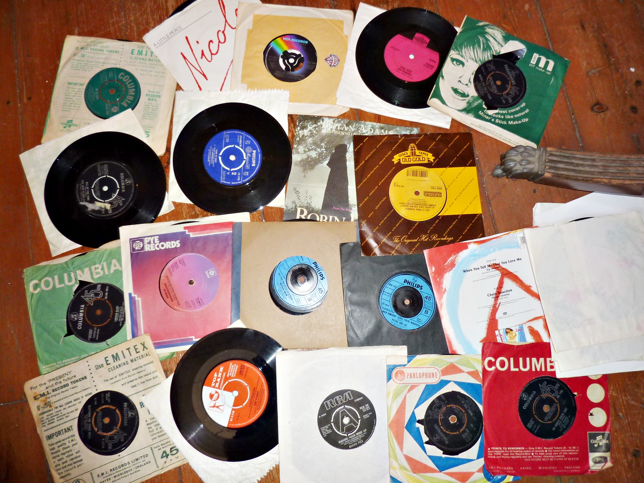 Quantity of vinyl LPs & singles, 1960s/70s