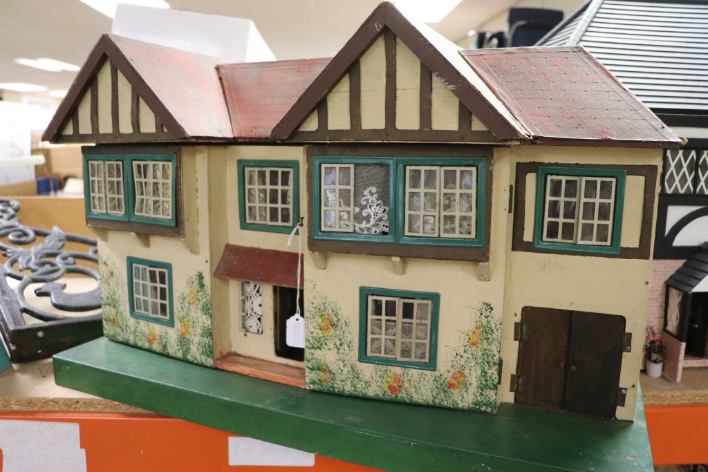 1930's Triang No 62 Dolls House and furniture