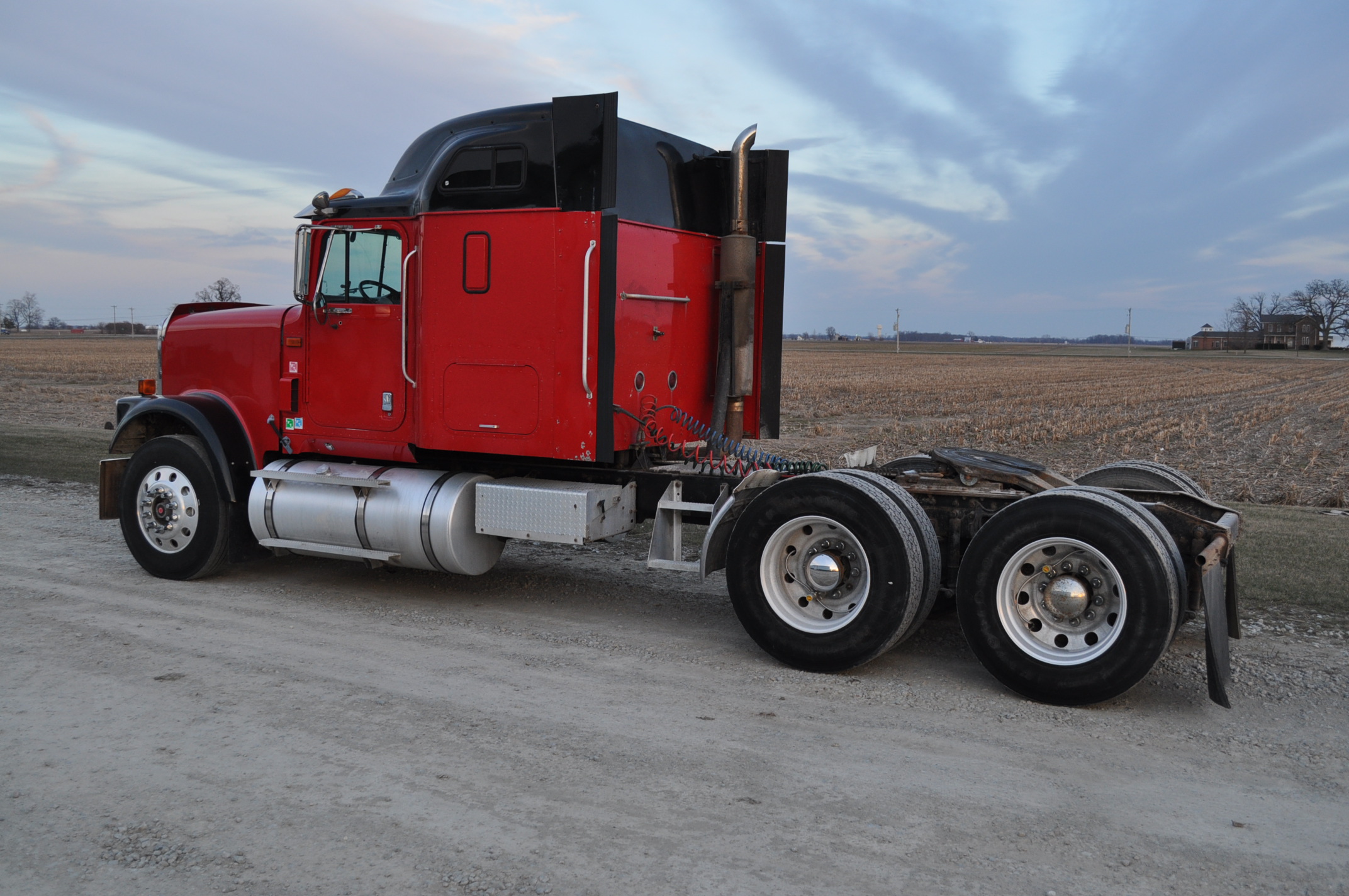 1998 International 9300 Eagle semi, 48” sleeper, Cummins N14 Select ...