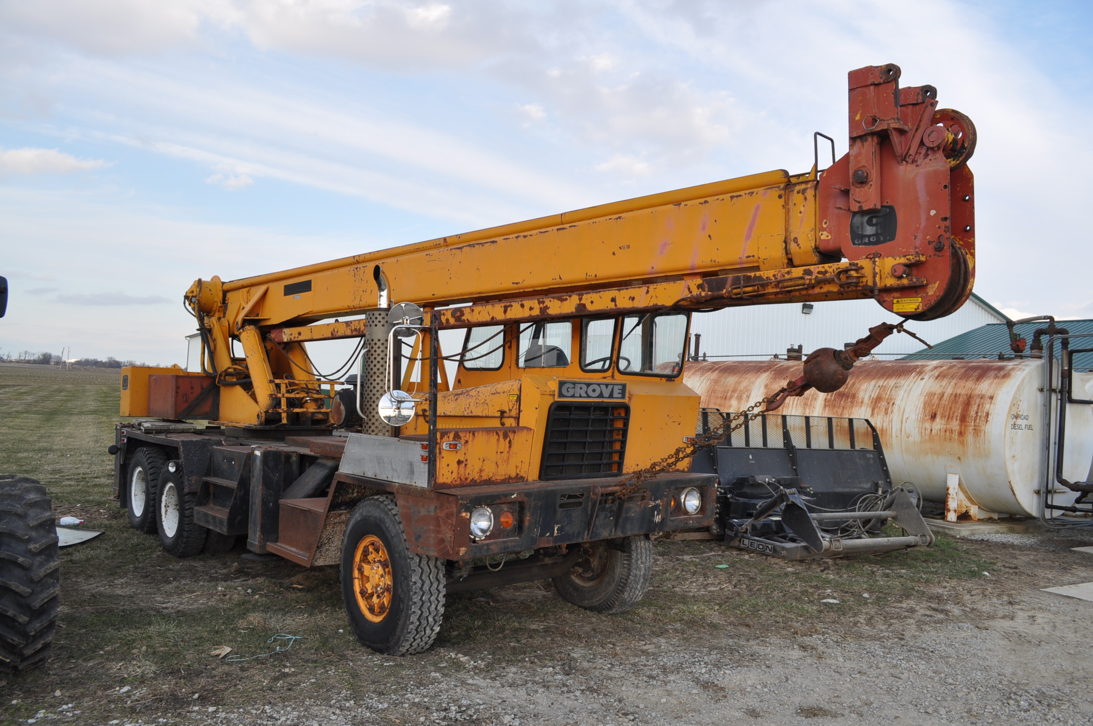 1970 Grove TD180 crane truck, tandem axle, diesel, manual trans, hyd ...