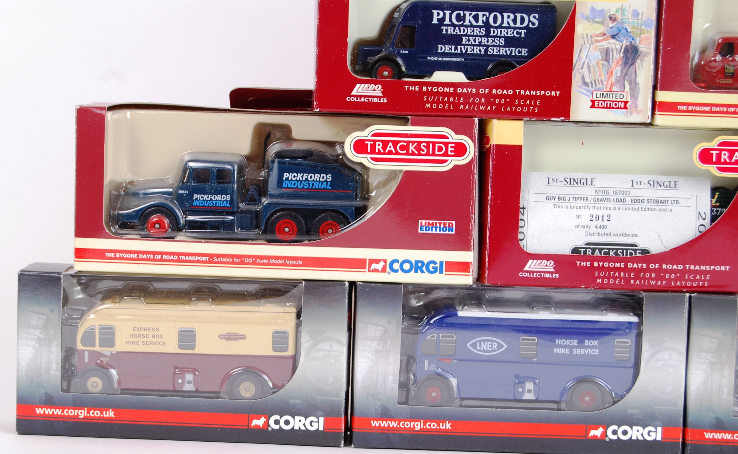 CORGI TRACKSIDE: A collection of 10x Corgi Trackside boxed diecast 00 ...