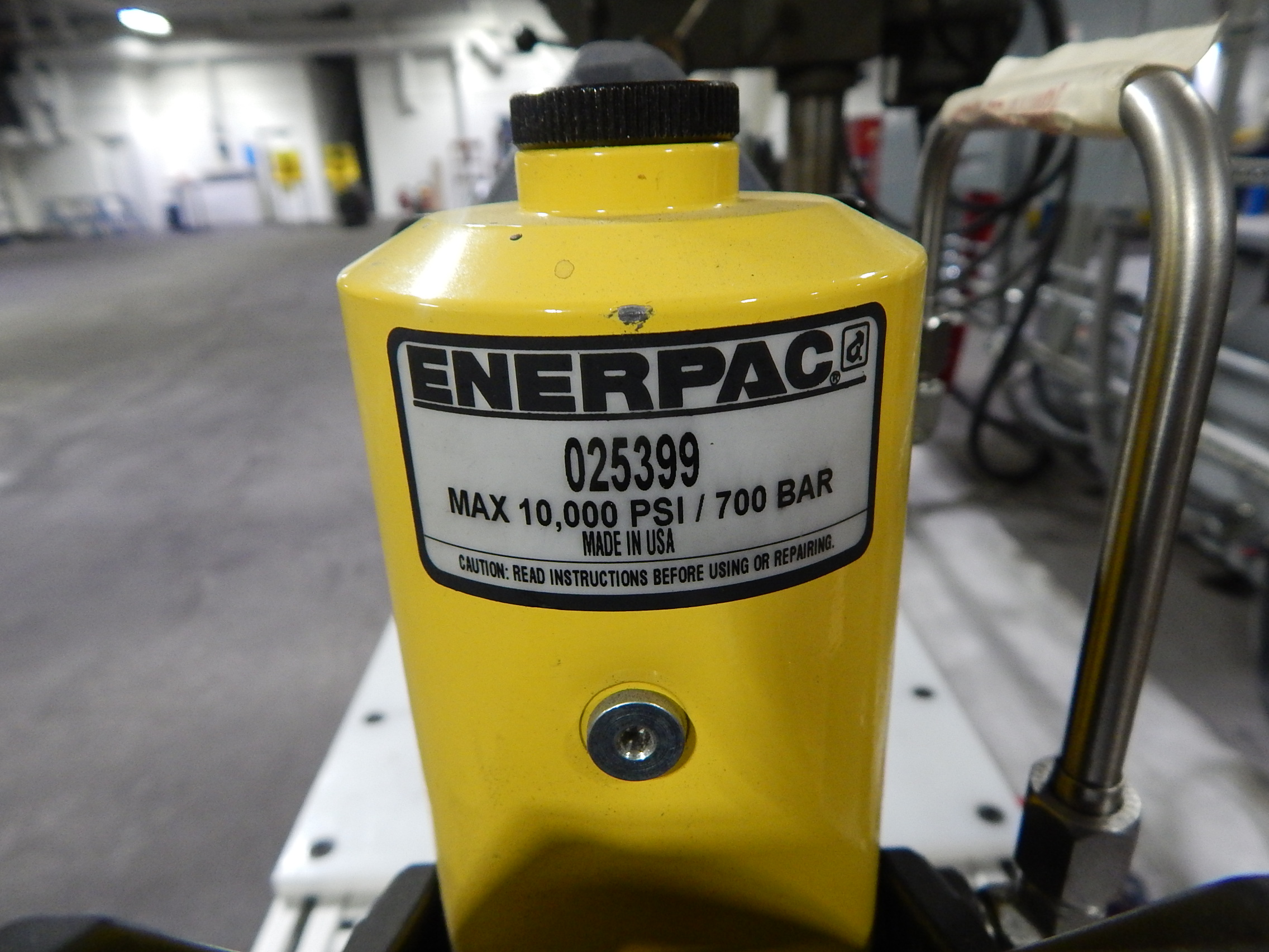 Parker MiniKrimp Hose Crimping Machine, with Enerpac Model 025399 Air ...