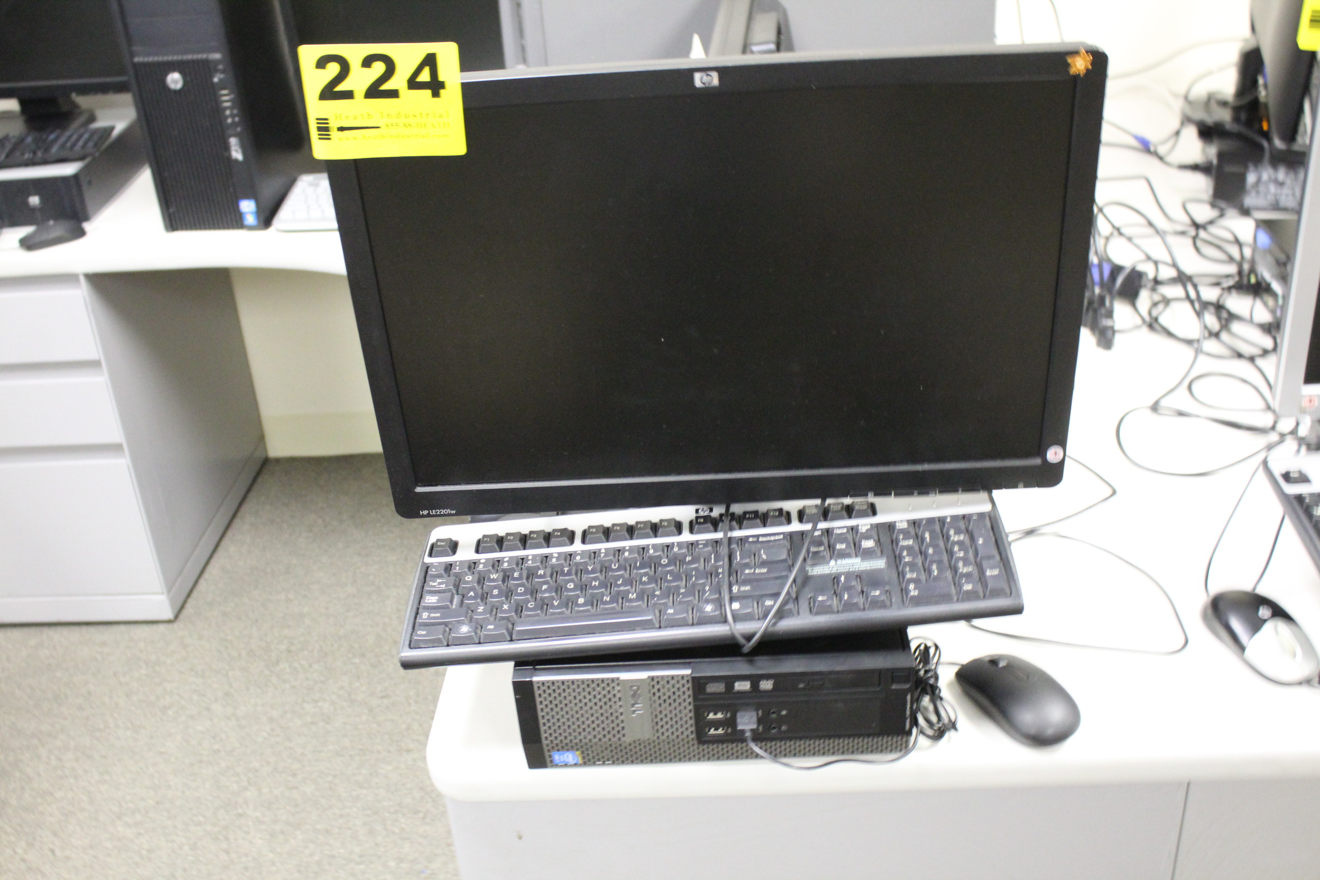 DELL MODEL D07S WORKSTATION W/ HP LE2201W 22" MONITOR W/ KEYBOARD AND MOUSE
