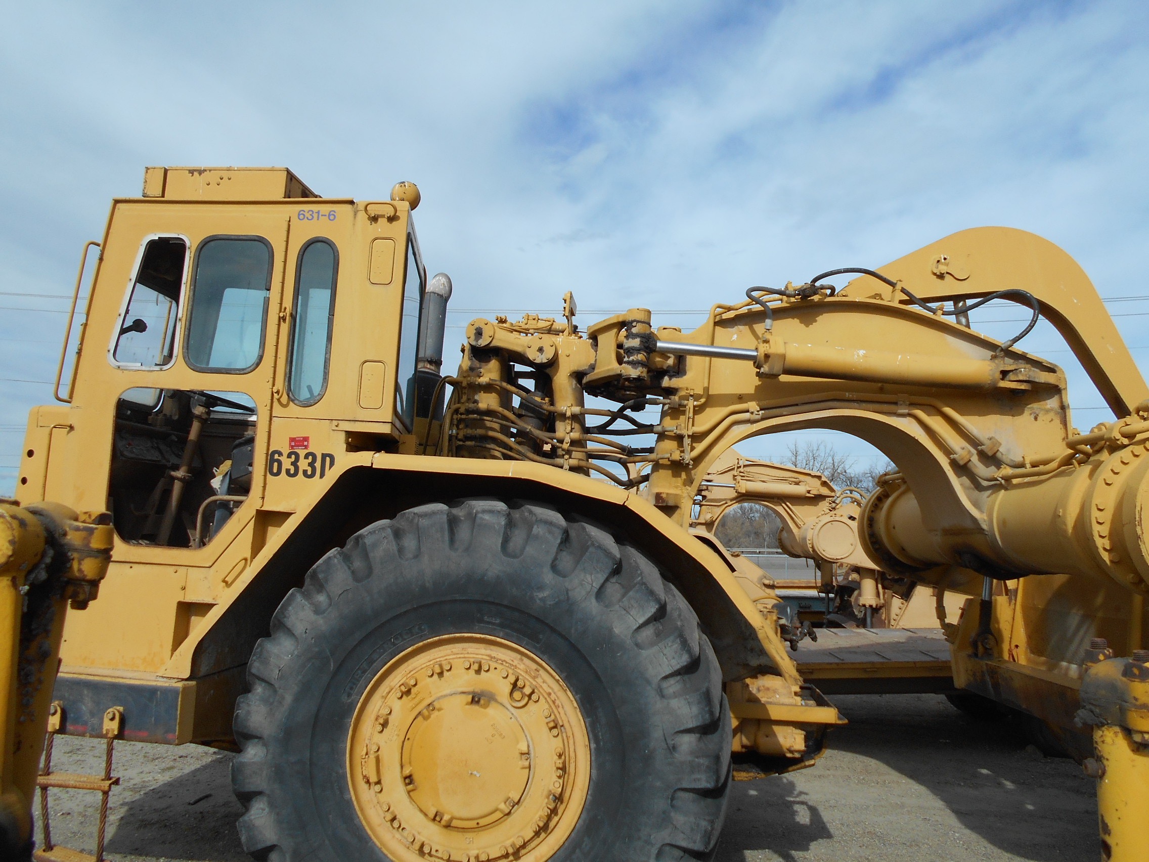 Caterpillar 633 D scraper