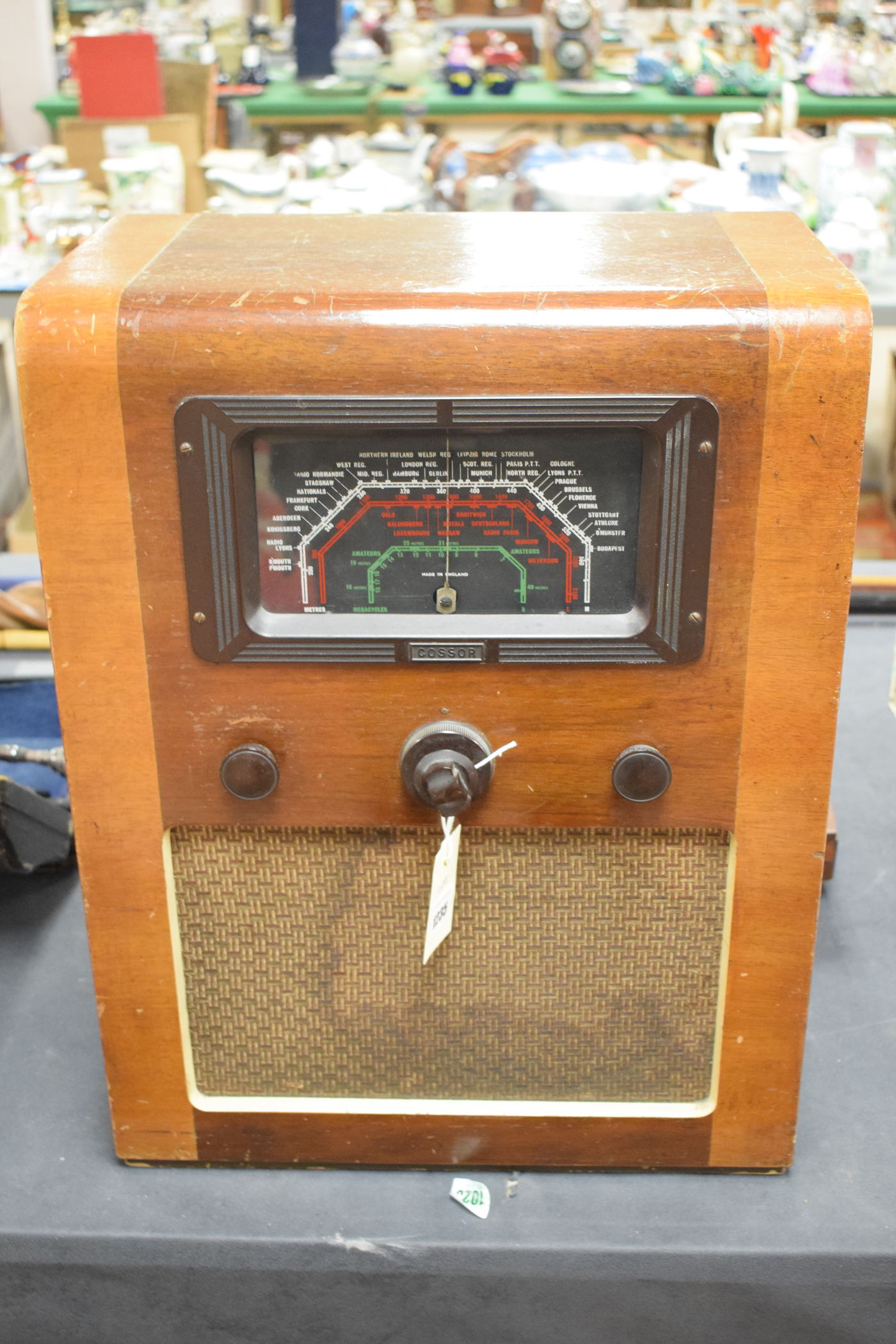 A Cossor wireless radio, model no. 71.