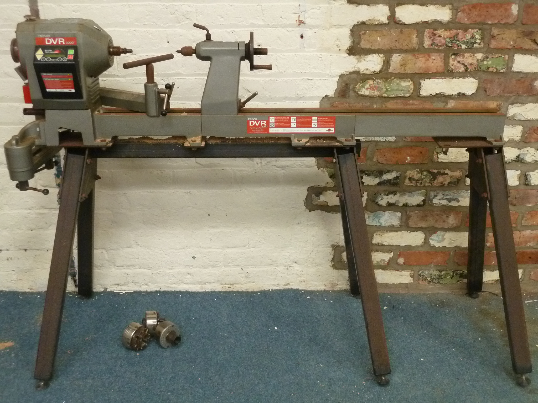 Nova DVR 3000 woodworking lathe with accessories, W180cm