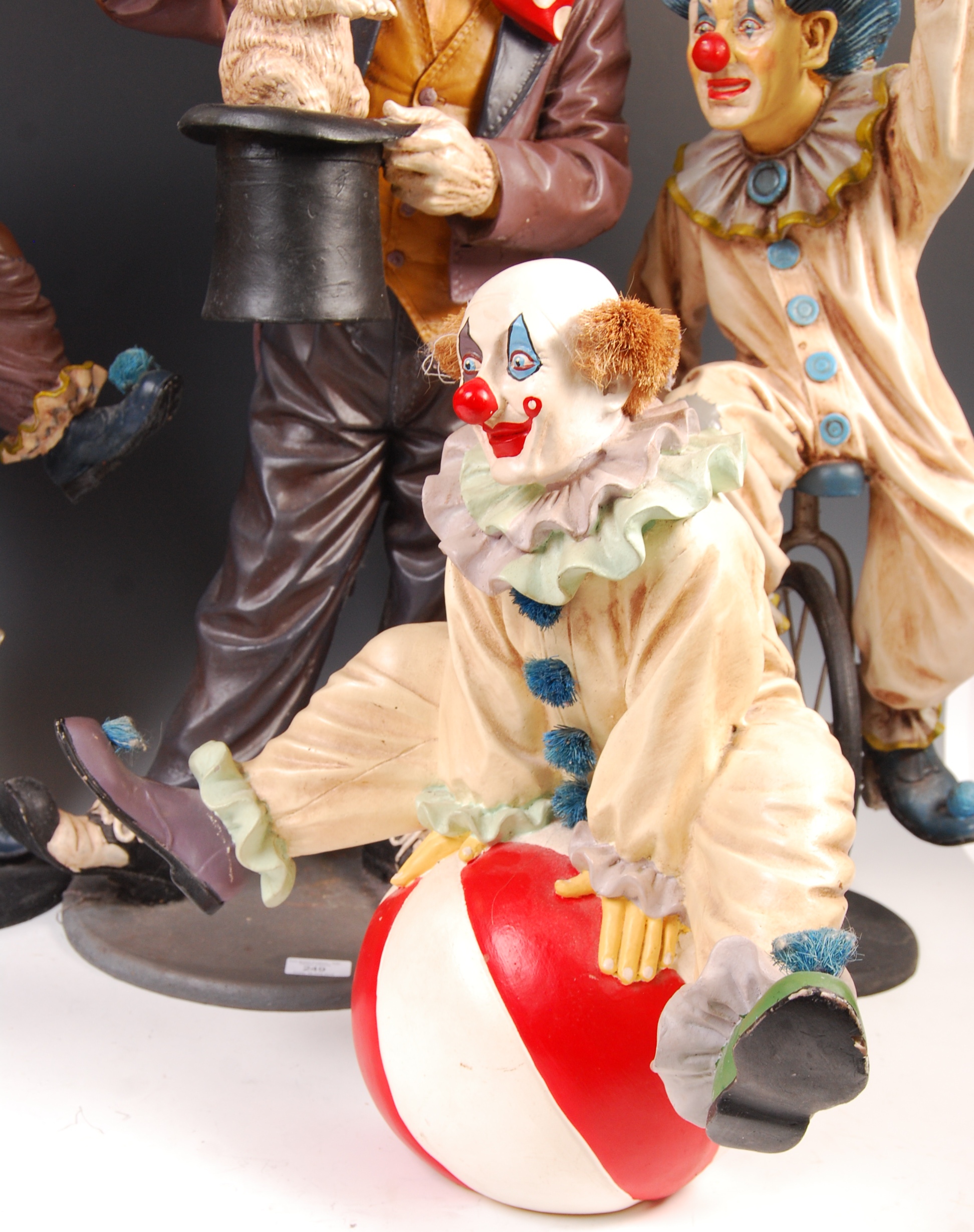 Jun Asilo - A collection of 6x 1990's retro vintage large polyresin ...