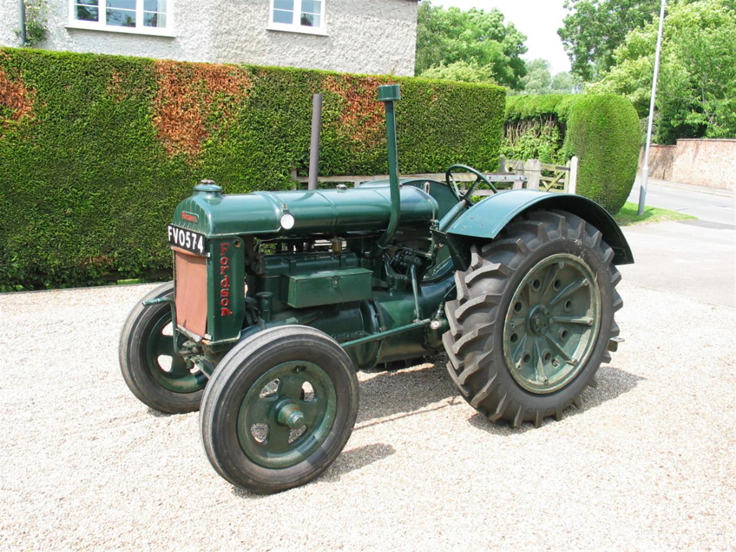 1942 FORDSON Standard N 4cylinder petrol/paraffin TRACTOR Reg. No. FVO ...